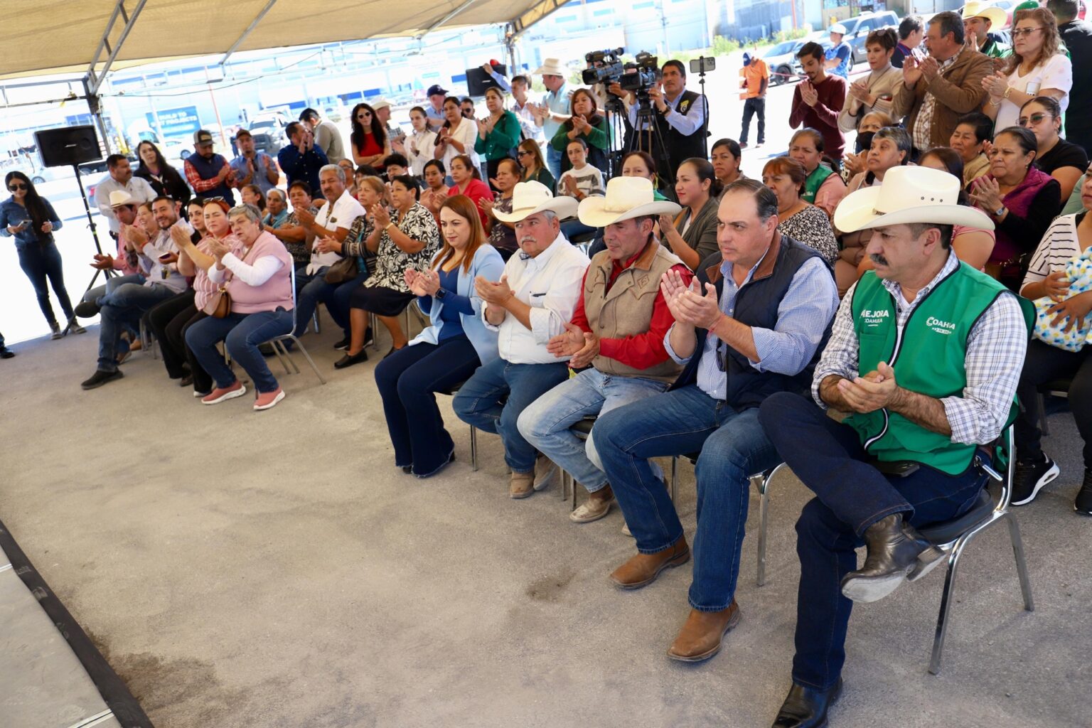 ENTREGA ALCALDESA NUEVO SEMÁFORO EN LIBRAMIENTO FLORES TAPIA Y CAMINO A ...